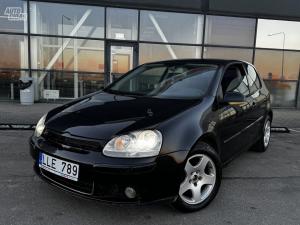 Black Volkswagen Golf 2004 in Panevezys, with an engine capacity of 2.00 L and mileage of 373 thousand km for 899 €, photo 3 on AUTOMOTO.COM.LV