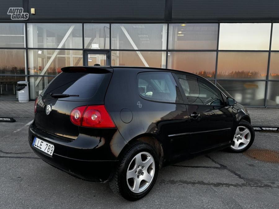 Black Volkswagen Golf 2004 in Panevezys, with an engine capacity of 2.00 L and mileage of 373 thousand km for 899 €, photo 10 on AUTOMOTO.COM.LV