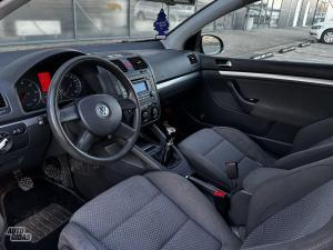 Black Volkswagen Golf 2004 in Panevezys, with an engine capacity of 2.00 L and mileage of 373 thousand km for 899 €, photo 12 on AUTOMOTO.COM.LV