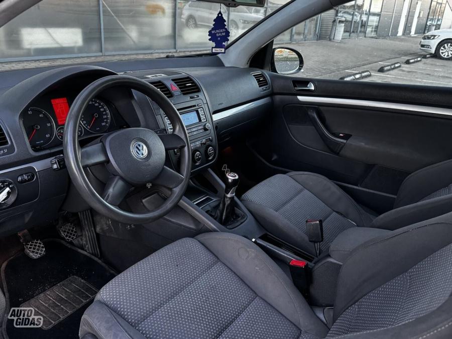 Black Volkswagen Golf 2004 in Panevezys, with an engine capacity of 2.00 L and mileage of 373 thousand km for 899 €, photo 12 on AUTOMOTO.COM.LV