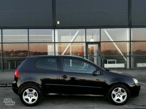 Melns Volkswagen Golf 2004 Panevēža, ar dzinēja tilpumu 2.00 L un nobraukumu 372 tūkst. km par 900 €, foto 8 vietnē AUTOMOTO.COM.LV