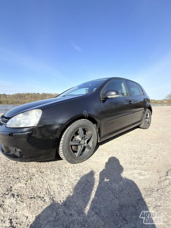 Melns Volkswagen Golf 2004 Kauņa, ar dzinēja tilpumu 2.00 L un nobraukumu 307 tūkst. km par 1850 €, foto 4 vietnē AUTOMOTO.COM.LV