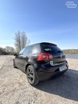 Melns Volkswagen Golf 2004 Kauņa, ar dzinēja tilpumu 2.00 L un nobraukumu 307 tūkst. km par 1850 €, foto 7 vietnē AUTOMOTO.COM.LV
