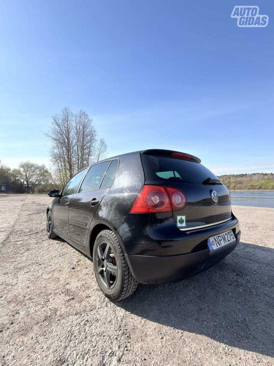Melns Volkswagen Golf 2004 Kauņa, ar dzinēja tilpumu 2.00 L un nobraukumu 307 tūkst. km par 1850 €, foto 7 vietnē AUTOMOTO.COM.LV