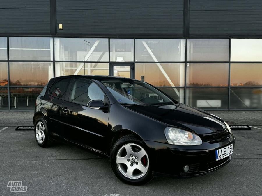 Black Volkswagen Golf 2004 in Panevezys, with an engine capacity of 2.00 L and mileage of 372 thousand km for 860 €, photo 1 on AUTOMOTO.COM.LV