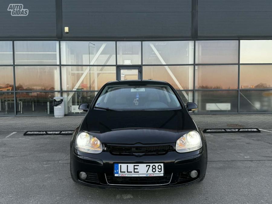 Black Volkswagen Golf 2004 in Panevezys, with an engine capacity of 2.00 L and mileage of 372 thousand km for 860 €, photo 4 on AUTOMOTO.COM.LV