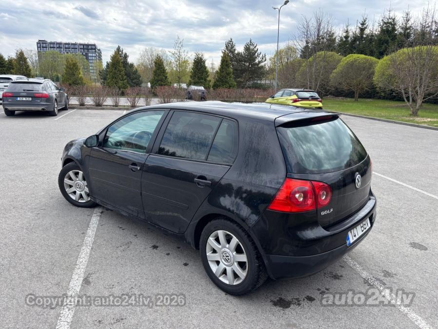 Black Volkswagen Golf 2004 in Tallinn, with an engine capacity of 1.90 L and mileage of 326 thousand km for 1299 €, photo 3 on AUTOMOTO.COM.LV