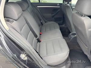 Black Volkswagen Golf 2004 in Tallinn, with an engine capacity of 1.90 L and mileage of 326 thousand km for 1299 €, photo 8 on AUTOMOTO.COM.LV