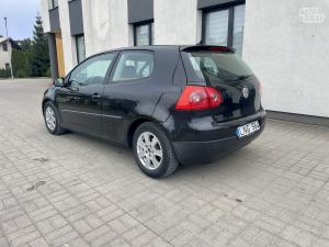 Черный Фольксваген Гольф 2004 в Вильнюс, объемом двигателя 1.90 л и пробегом 320 тыс. км за 2150 €, фото 3 на AUTOMOTO.COM.LV