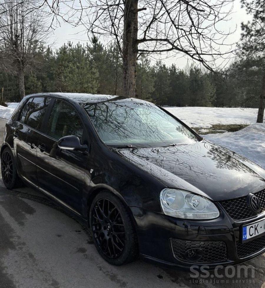 Melns Volkswagen Golf 2004 Daugavpils, ar dzinēja tilpumu 2.00 L un nobraukumu 230 tūkst. km par 3500 €, foto 3 vietnē AUTOMOTO.COM.LV