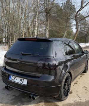Melns Volkswagen Golf 2004 Daugavpils, ar dzinēja tilpumu 2.00 L un nobraukumu 230 tūkst. km par 3500 €, foto 4 vietnē AUTOMOTO.COM.LV