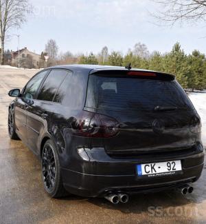 Melns Volkswagen Golf 2004 Daugavpils, ar dzinēja tilpumu 2.00 L un nobraukumu 230 tūkst. km par 3500 €, foto 5 vietnē AUTOMOTO.COM.LV