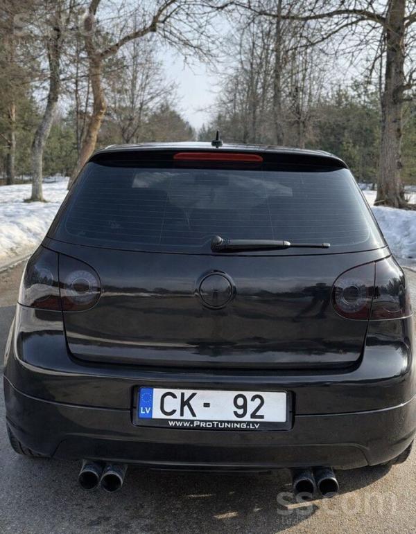Black Volkswagen Golf 2004 in Daugavpils, with an engine capacity of 2.00 L and mileage of 230 thousand km for 3500 €, photo 5 on AUTOMOTO.COM.LV