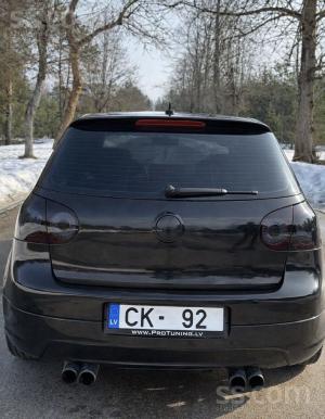 Melns Volkswagen Golf 2004 Daugavpils, ar dzinēja tilpumu 2.00 L un nobraukumu 230 tūkst. km par 3500 €, foto 6 vietnē AUTOMOTO.COM.LV