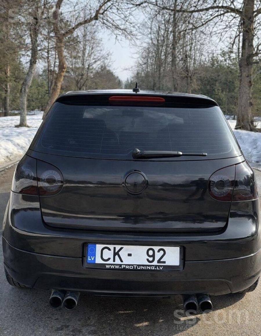 Melns Volkswagen Golf 2004 Daugavpils, ar dzinēja tilpumu 2.00 L un nobraukumu 230 tūkst. km par 3500 €, foto 6 vietnē AUTOMOTO.COM.LV