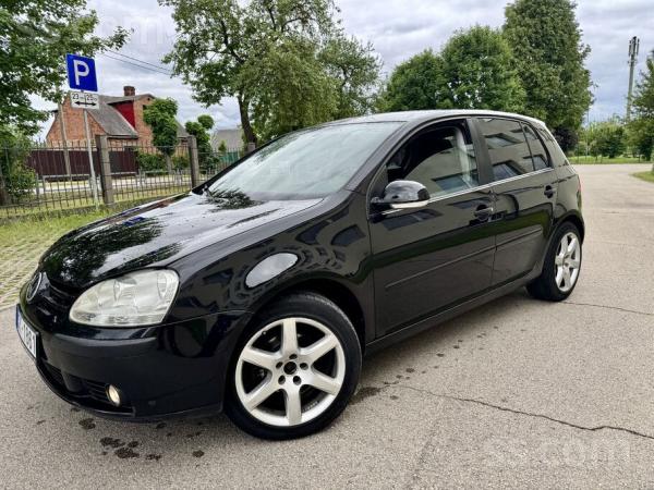 Черный Фольксваген Гольф 2004 в Даугавпилс, объемом двигателя 1.90 л и пробегом 0 тыс. км за 1850 €, фото 2 на AUTOMOTO.COM.LV