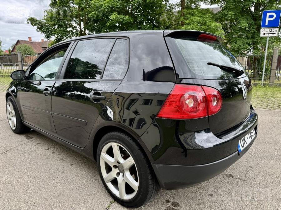 Melns Volkswagen Golf 2004 Daugavpils, ar dzinēja tilpumu 1.90 L un nobraukumu 0 tūkst. km par 1850 €, foto 7 vietnē AUTOMOTO.COM.LV
