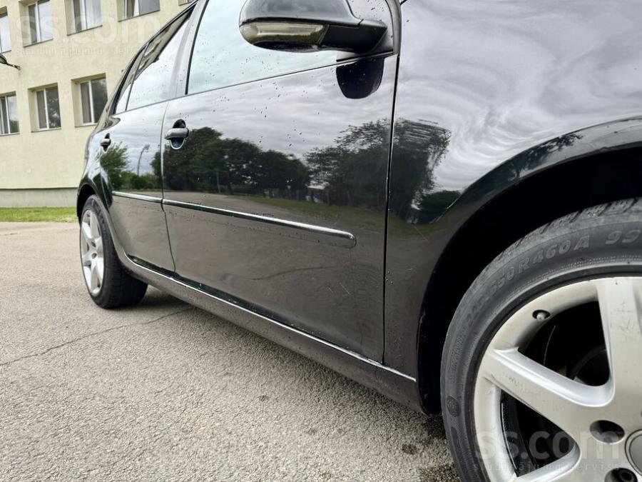 Melns Volkswagen Golf 2004 Daugavpils, ar dzinēja tilpumu 1.90 L un nobraukumu 0 tūkst. km par 1850 €, foto 15 vietnē AUTOMOTO.COM.LV