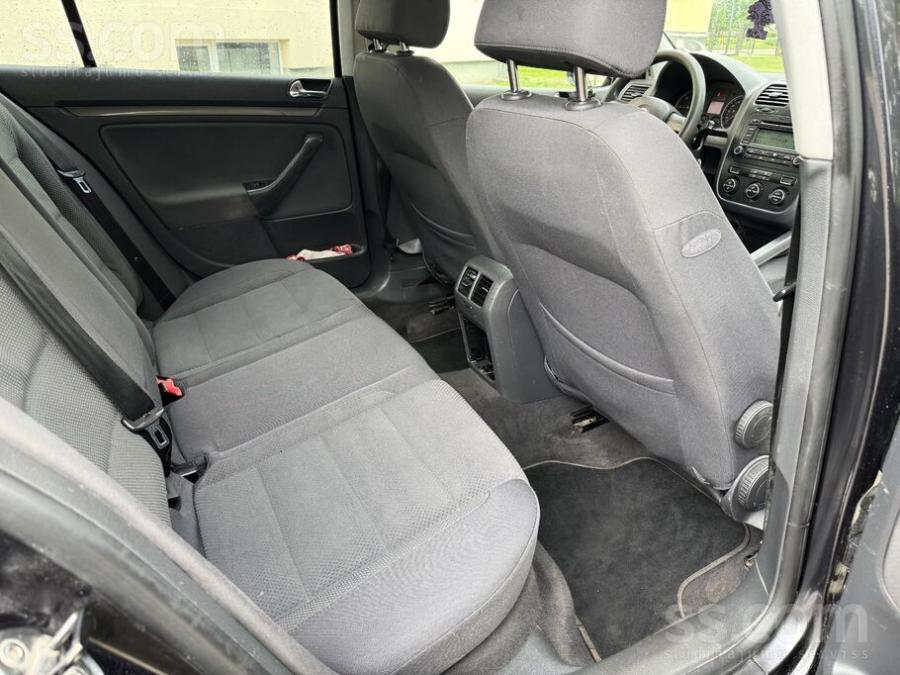 Melns Volkswagen Golf 2004 Daugavpils, ar dzinēja tilpumu 1.90 L un nobraukumu 0 tūkst. km par 1850 €, foto 17 vietnē AUTOMOTO.COM.LV