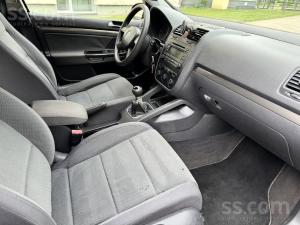 Melns Volkswagen Golf 2004 Daugavpils, ar dzinēja tilpumu 1.90 L un nobraukumu 0 tūkst. km par 1850 €, foto 18 vietnē AUTOMOTO.COM.LV