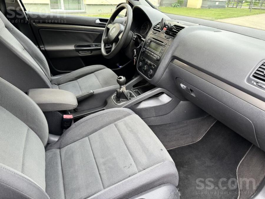 Melns Volkswagen Golf 2004 Daugavpils, ar dzinēja tilpumu 1.90 L un nobraukumu 0 tūkst. km par 1850 €, foto 18 vietnē AUTOMOTO.COM.LV
