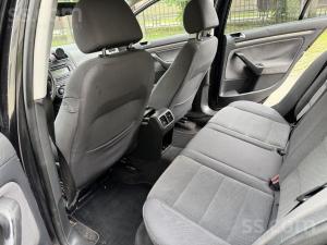 Melns Volkswagen Golf 2004 Daugavpils, ar dzinēja tilpumu 1.90 L un nobraukumu 0 tūkst. km par 1850 €, foto 19 vietnē AUTOMOTO.COM.LV