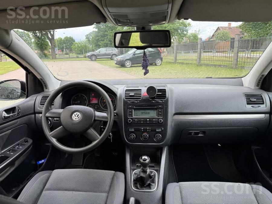 Melns Volkswagen Golf 2004 Daugavpils, ar dzinēja tilpumu 1.90 L un nobraukumu 0 tūkst. km par 1850 €, foto 21 vietnē AUTOMOTO.COM.LV