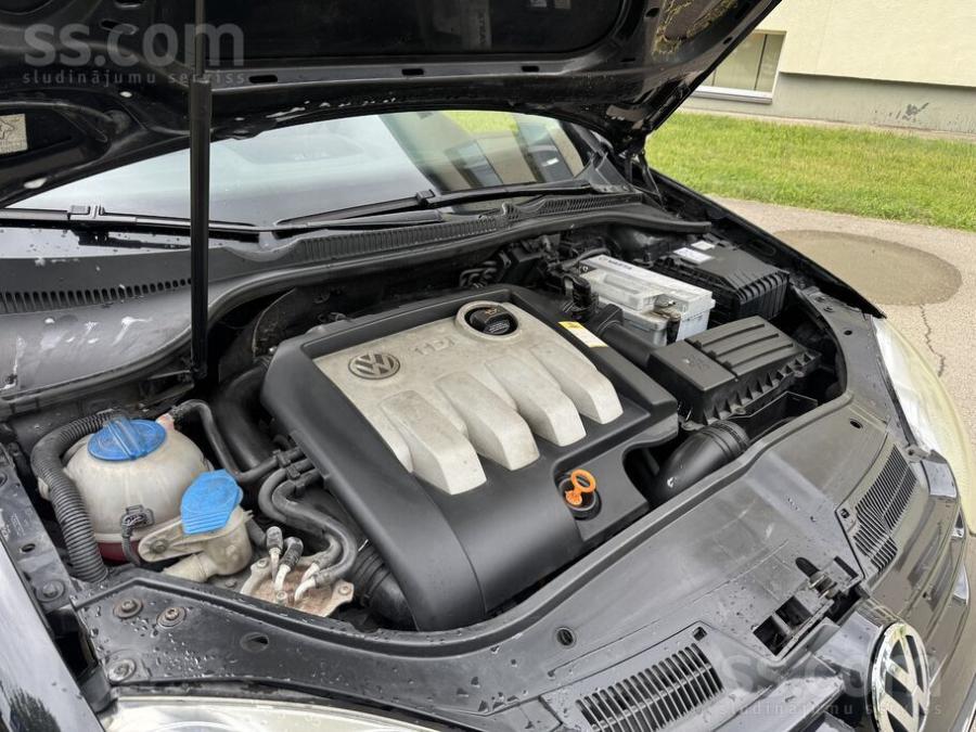 Melns Volkswagen Golf 2004 Daugavpils, ar dzinēja tilpumu 1.90 L un nobraukumu 0 tūkst. km par 1850 €, foto 23 vietnē AUTOMOTO.COM.LV