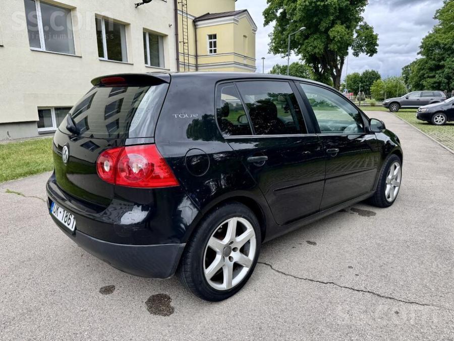 Melns Volkswagen Golf 2004 Daugavpils, ar dzinēja tilpumu 1.90 L un nobraukumu 0 tūkst. km par 1850 €, foto 27 vietnē AUTOMOTO.COM.LV
