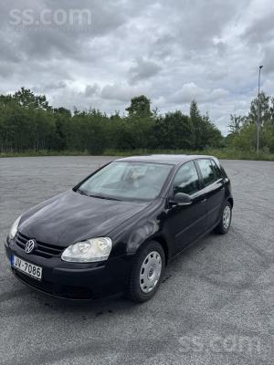 Melns Volkswagen Golf 2004 Rēzekne, ar dzinēja tilpumu 1.40 L un nobraukumu 177 tūkst. km par 2400 €, foto 3 vietnē AUTOMOTO.COM.LV