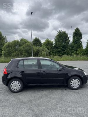 Melns Volkswagen Golf 2004 Rēzekne, ar dzinēja tilpumu 1.40 L un nobraukumu 177 tūkst. km par 2400 €, foto 6 vietnē AUTOMOTO.COM.LV