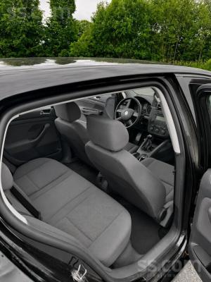 Melns Volkswagen Golf 2004 Rēzekne, ar dzinēja tilpumu 1.40 L un nobraukumu 177 tūkst. km par 2400 €, foto 11 vietnē AUTOMOTO.COM.LV