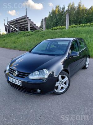 Melns Volkswagen Golf 2004 Rīga, ar dzinēja tilpumu 2.00 L un nobraukumu 270 tūkst. km par 2950 €, foto  vietnē AUTOMOTO.COM.LV