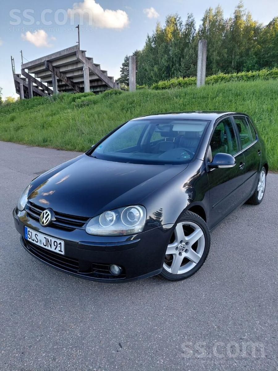 Melns Volkswagen Golf 2004 Rīga, ar dzinēja tilpumu 2.00 L un nobraukumu 270 tūkst. km par 2950 €, foto 1 vietnē AUTOMOTO.COM.LV