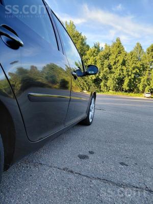 Melns Volkswagen Golf 2004 Rīga, ar dzinēja tilpumu 2.00 L un nobraukumu 270 tūkst. km par 2950 €, foto 9 vietnē AUTOMOTO.COM.LV