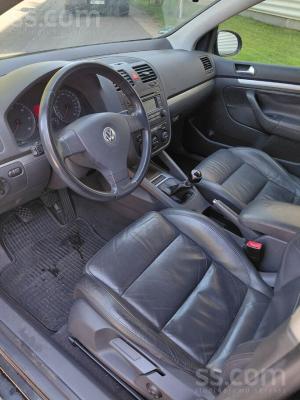Melns Volkswagen Golf 2004 Rīga, ar dzinēja tilpumu 2.00 L un nobraukumu 270 tūkst. km par 2950 €, foto 12 vietnē AUTOMOTO.COM.LV