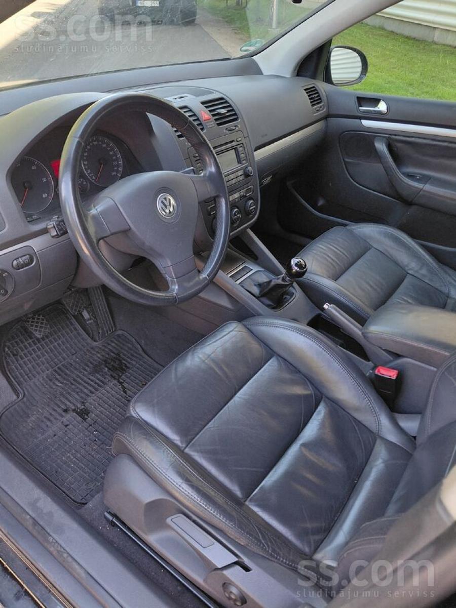 Melns Volkswagen Golf 2004 Rīga, ar dzinēja tilpumu 2.00 L un nobraukumu 270 tūkst. km par 2950 €, foto 12 vietnē AUTOMOTO.COM.LV