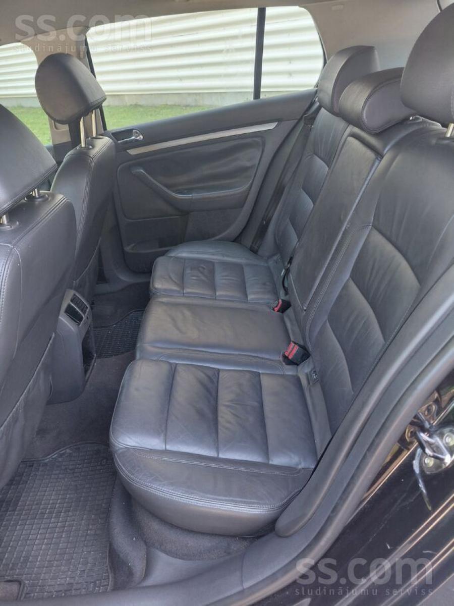 Melns Volkswagen Golf 2004 Rīga, ar dzinēja tilpumu 2.00 L un nobraukumu 270 tūkst. km par 2950 €, foto 15 vietnē AUTOMOTO.COM.LV