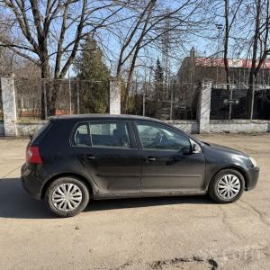 Black Volkswagen Golf 2004 in Riga, with an engine capacity of 2.00 L and mileage of 290 thousand km for 1800 €, photo 4 on AUTOMOTO.COM.LV