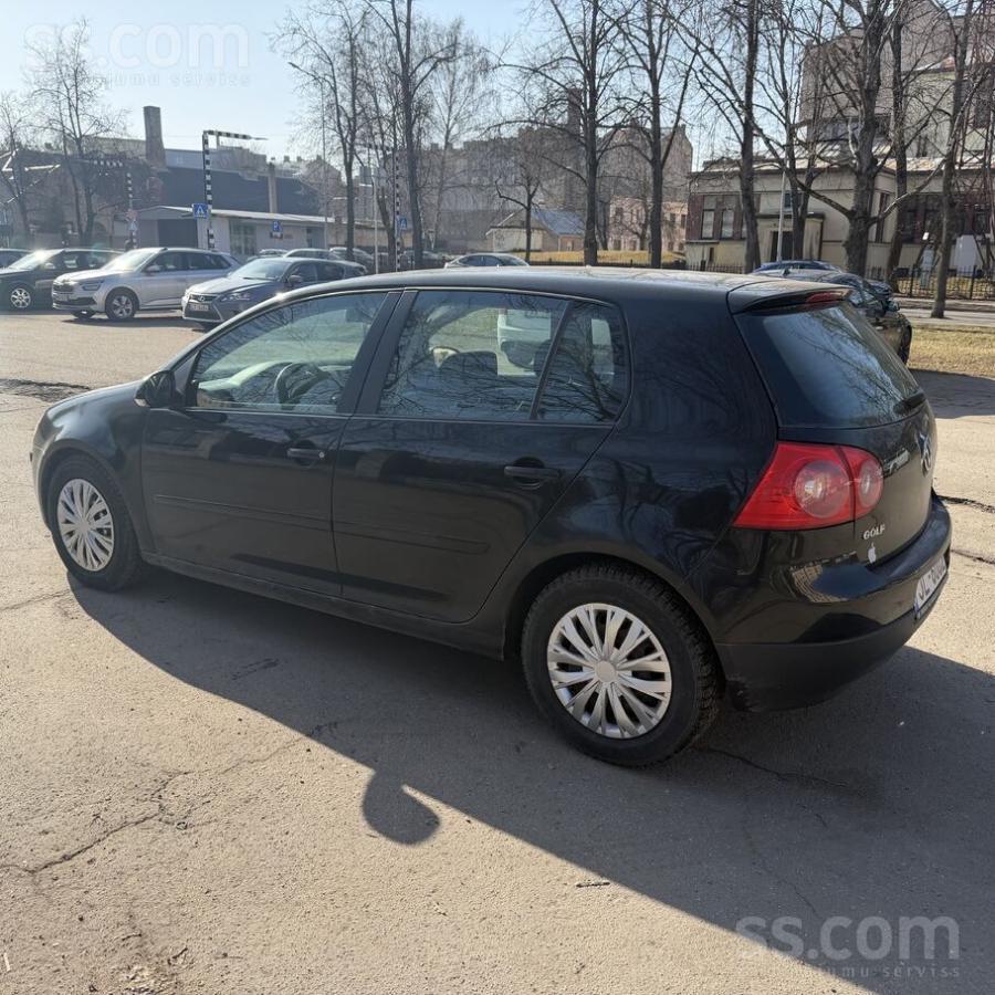 Black Volkswagen Golf 2004 in Riga, with an engine capacity of 2.00 L and mileage of 290 thousand km for 1800 €, photo 6 on AUTOMOTO.COM.LV