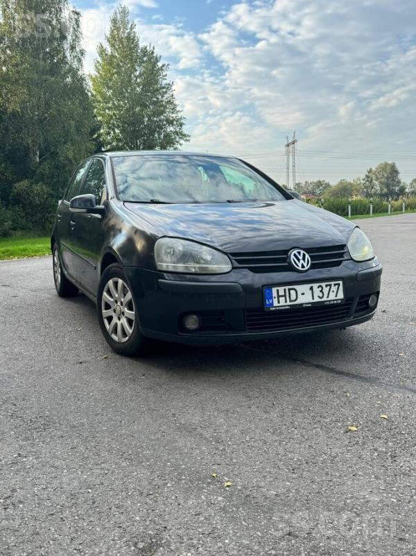 Melns Volkswagen Golf 2004 Jelgava, ar dzinēja tilpumu 1.90 L un nobraukumu 337 tūkst. km par 1300 €, foto 1 vietnē AUTOMOTO.COM.LV