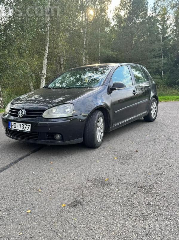 Melns Volkswagen Golf 2004 Jelgava, ar dzinēja tilpumu 1.90 L un nobraukumu 337 tūkst. km par 1300 €, foto 3 vietnē AUTOMOTO.COM.LV