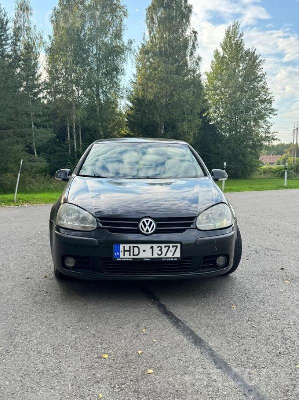 Black Volkswagen Golf 2004 in Jelgava, with an engine capacity of 1.90 L and mileage of 337 thousand km for 1300 €, photo 2 on AUTOMOTO.COM.LV