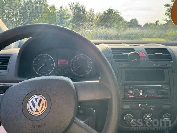 Black Volkswagen Golf 2004 in Jelgava, with an engine capacity of 1.90 L and mileage of 337 thousand km for 1300 €, photo 7 on AUTOMOTO.COM.LV