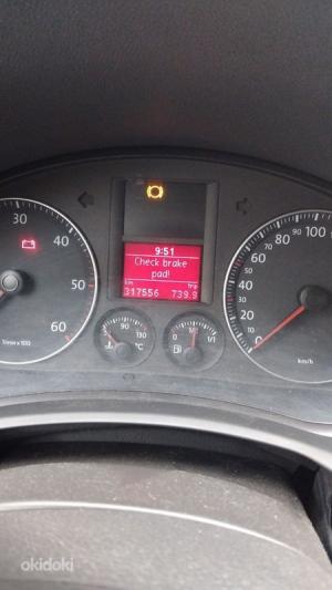 Melns Volkswagen Golf 2004 Sillamē, ar dzinēja tilpumu 1.90 L un nobraukumu 281 tūkst. km par 1300 €, foto 13 vietnē AUTOMOTO.COM.LV