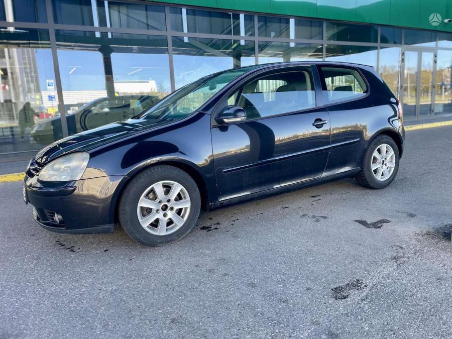Black Volkswagen Golf 2004 in Vilnius, with an engine capacity of 1.90 L and mileage of 320 thousand km for 2000 €, photo 6 on AUTOMOTO.COM.LV
