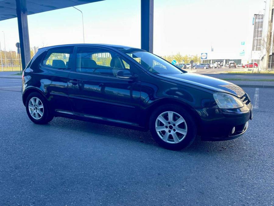 Black Volkswagen Golf 2004 in Vilnius, with an engine capacity of 1.90 L and mileage of 320 thousand km for 2000 €, photo 7 on AUTOMOTO.COM.LV