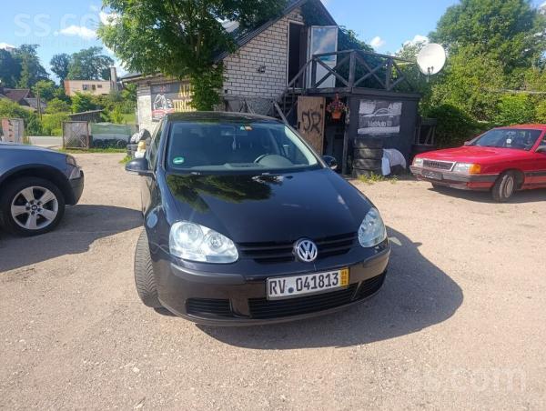 Black Volkswagen Golf 2004 in Rezekne, with an engine capacity of 1.90 L and mileage of 338 thousand km for 3200 €, photo 2 on AUTOMOTO.COM.LV