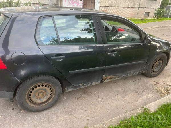 Melns Volkswagen Golf 2004 Rīga, ar dzinēja tilpumu 2.00 L un nobraukumu 369 tūkst. km par 500 €, foto 2 vietnē AUTOMOTO.COM.LV