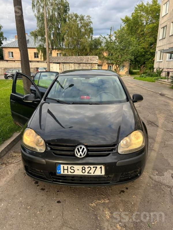 Black Volkswagen Golf 2004 in Riga, with an engine capacity of 2.00 L and mileage of 369 thousand km for 500 €, photo 1 on AUTOMOTO.COM.LV